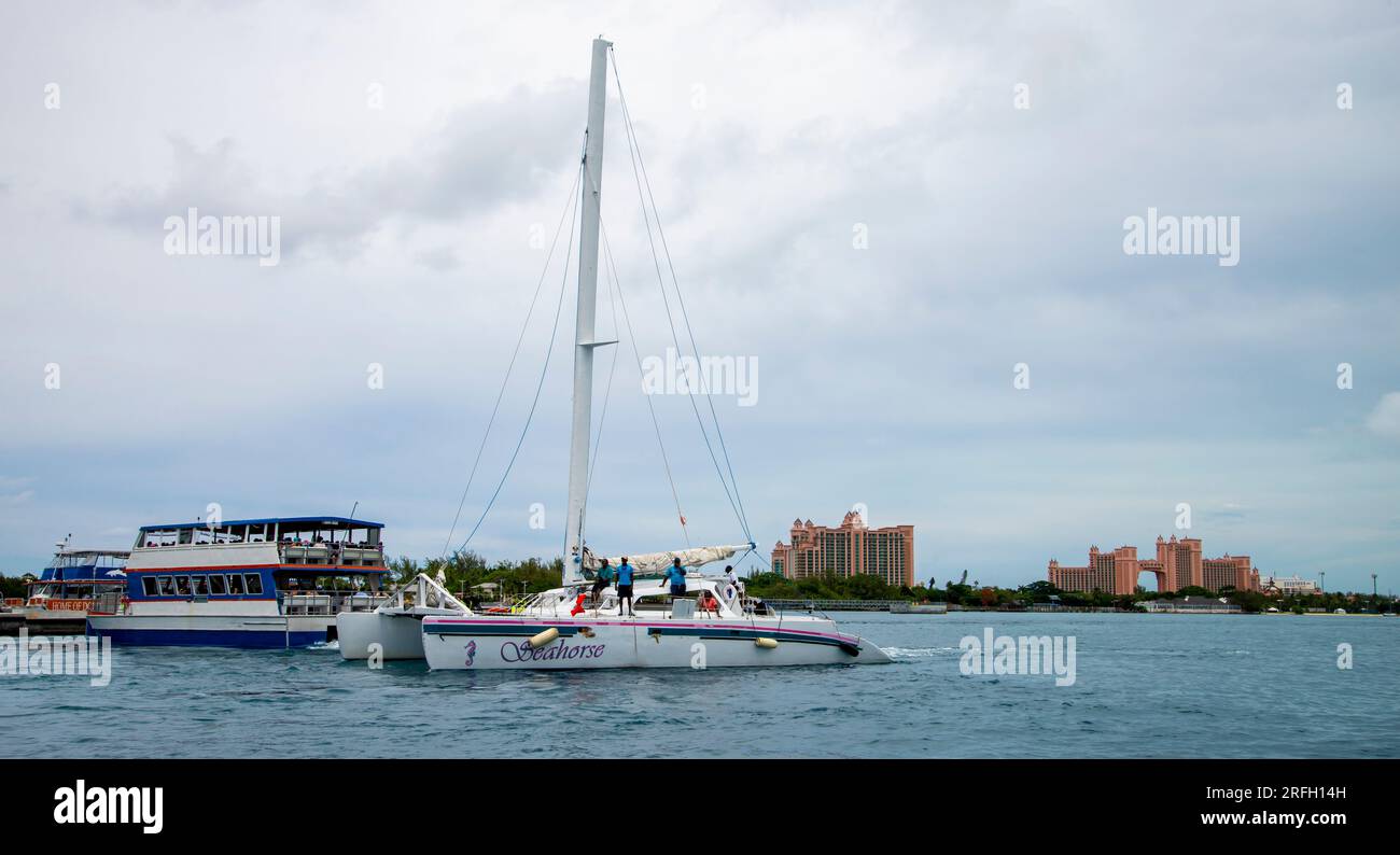 Beautiful scenery of Paradise Island at Nassau Harbour in Bahamas Stock ...