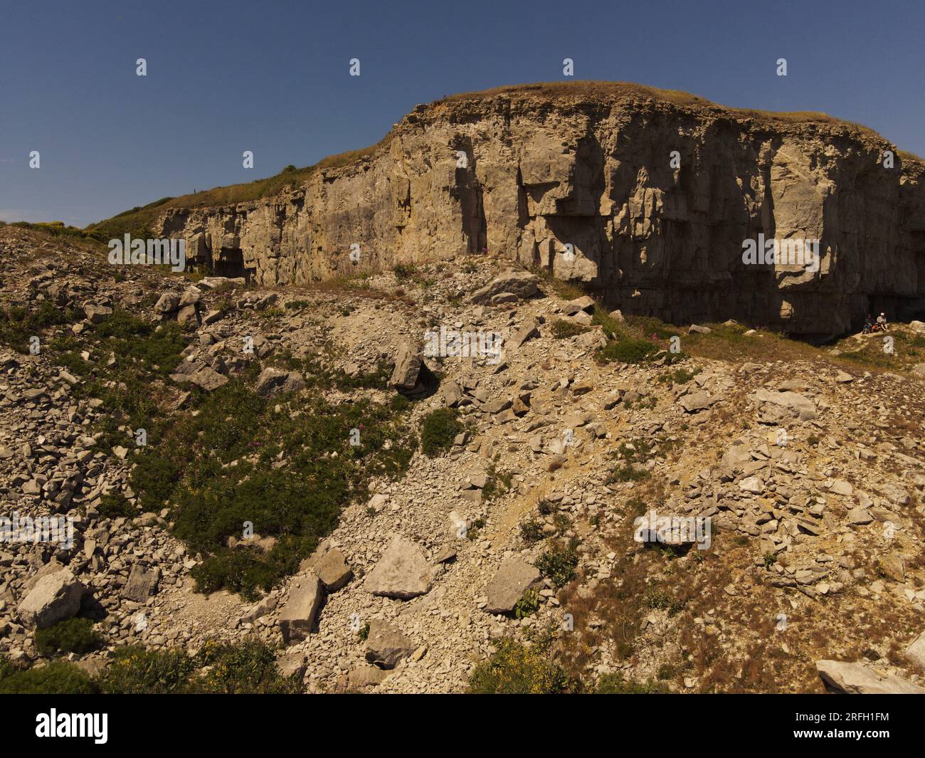 Winspit caves dorset hi-res stock photography and images - Alamy