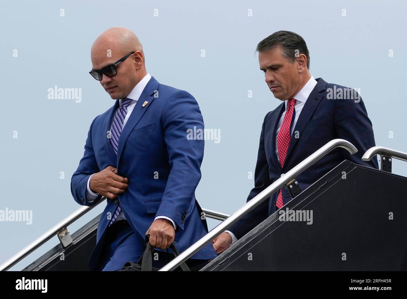 Former President Donald Trump's valet Walt Nauta and attorney Todd ...