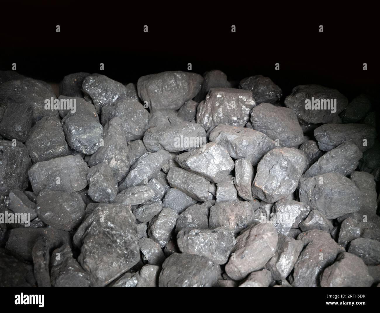 Coal pile power plant hi-res stock photography and images - Alamy