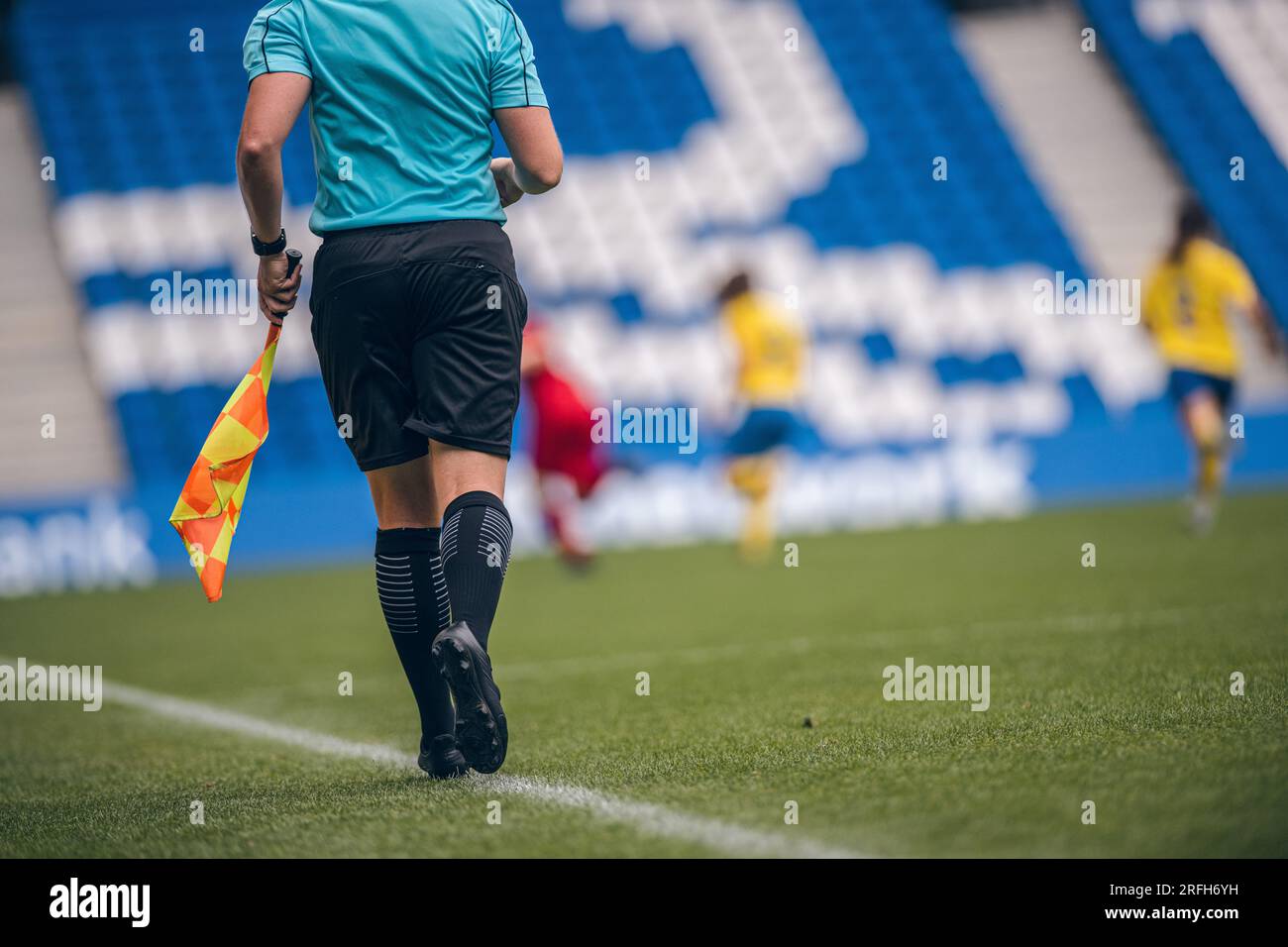 Lineman sport hi-res stock photography and images - Alamy