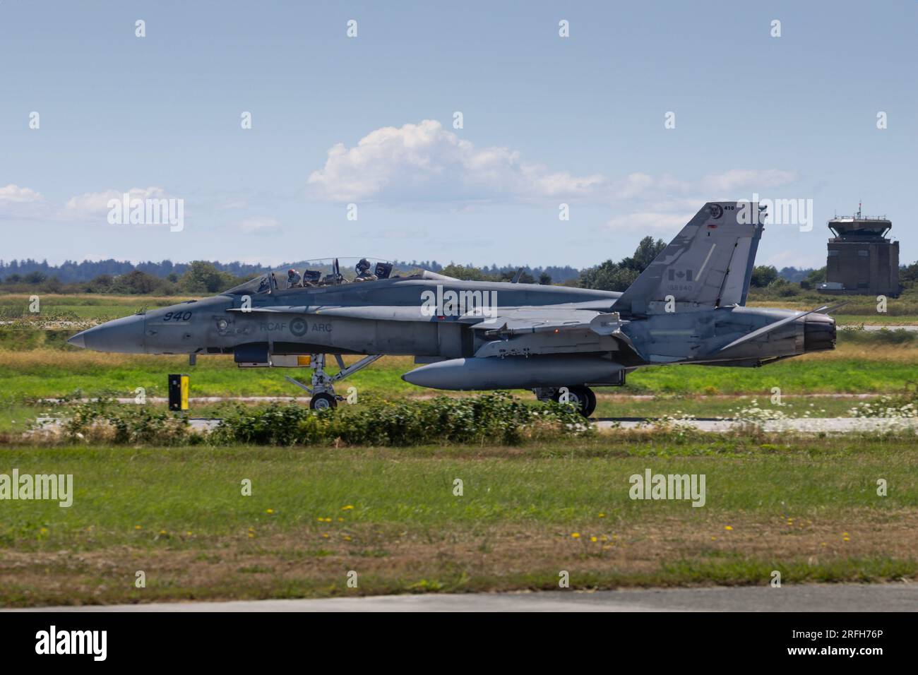 Flying hornets canada hi-res stock photography and images - Alamy