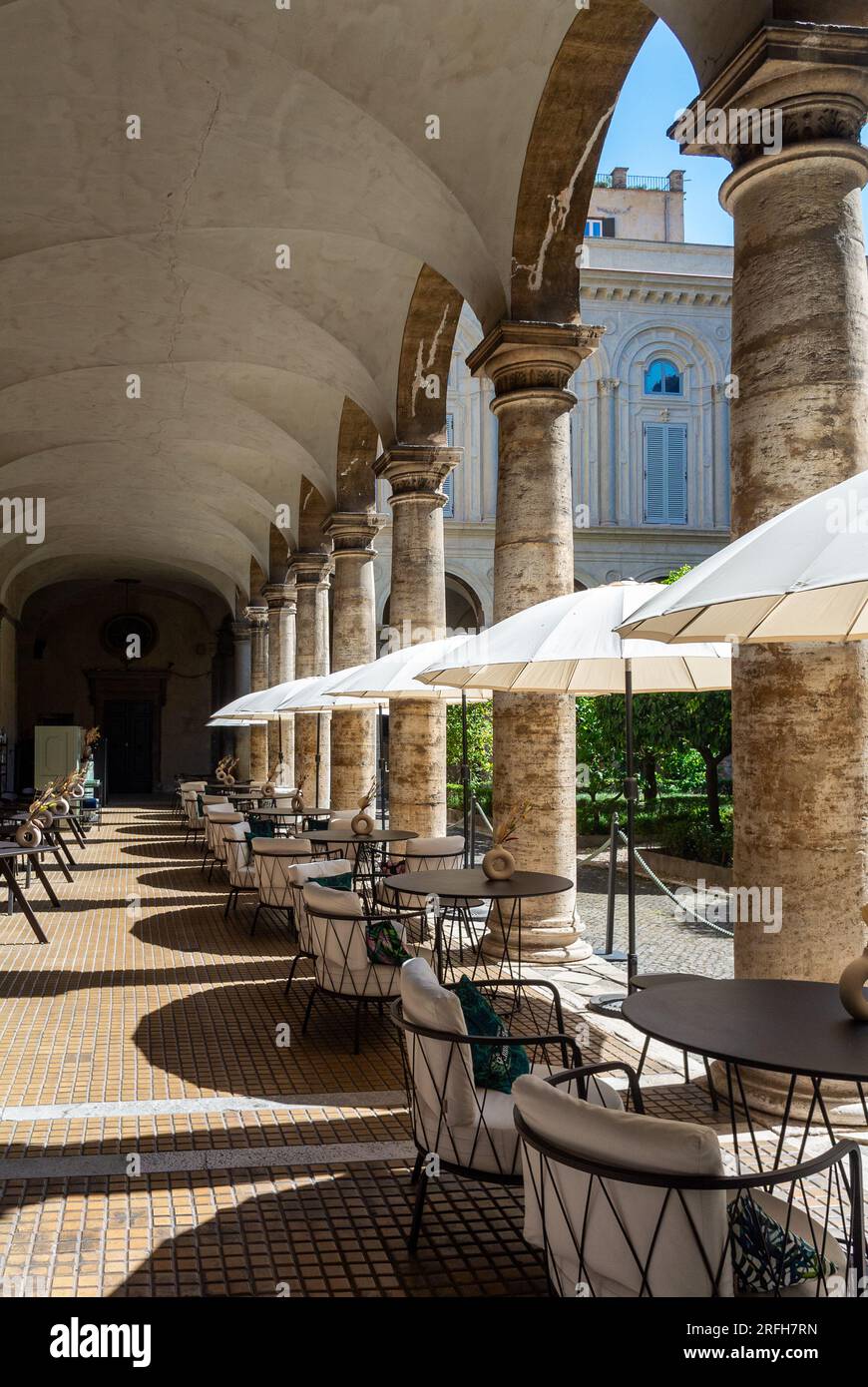 Parasol gallery hi-res stock photography and images - Alamy