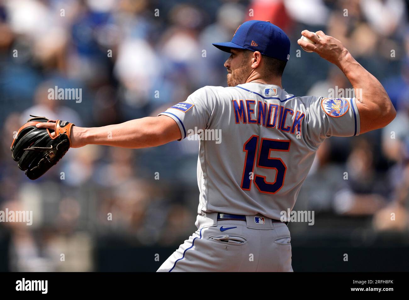 New York Mets shortstop Danny Mendick pitches during the eighth inning ...