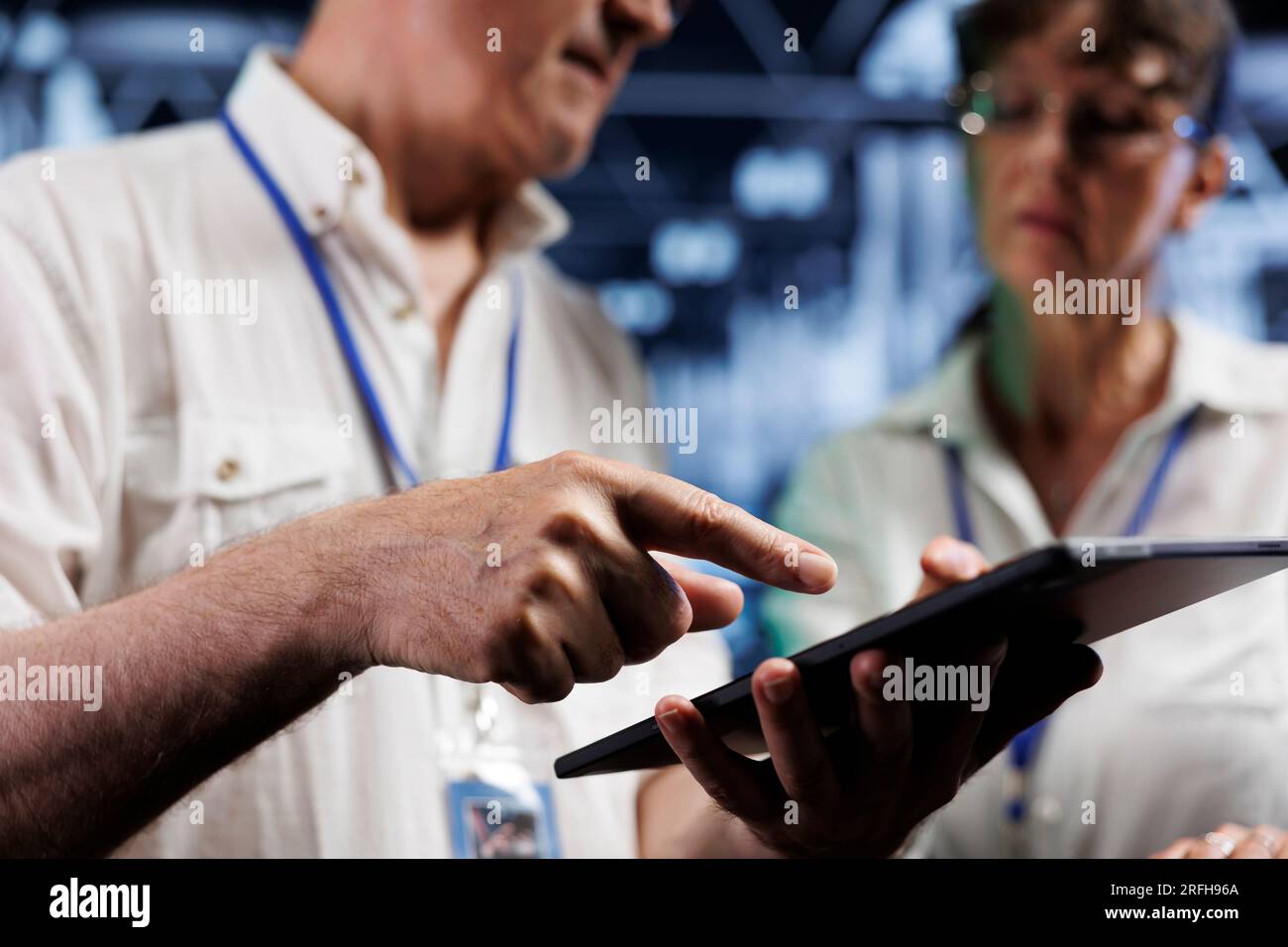 Balancing hub hi-res stock photography and images - Alamy