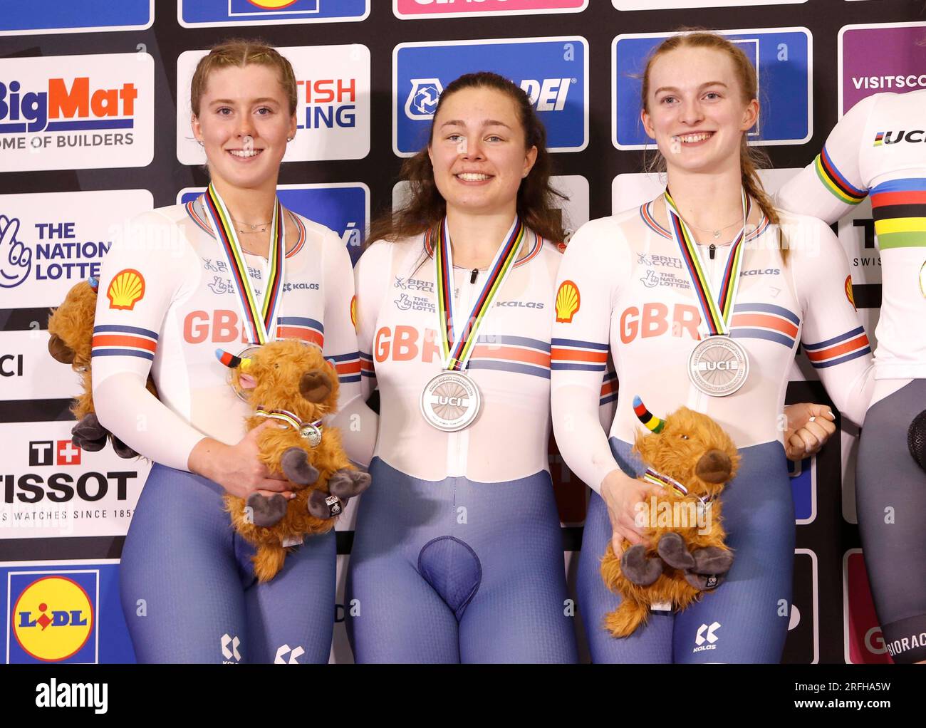 Great Britain's Lauren Bell (right), Sophie Capewell (centre) and Emma ...