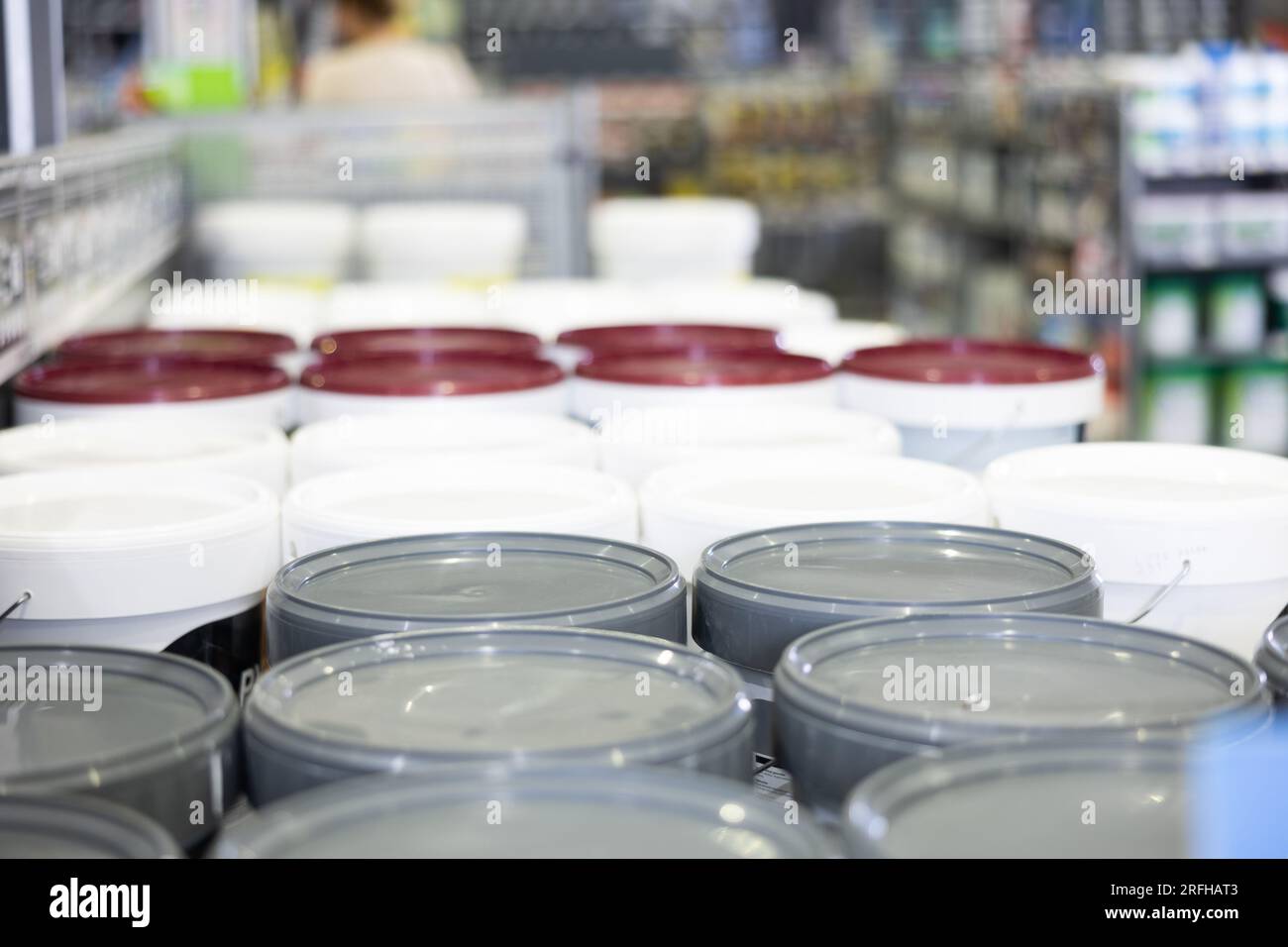 Paint shop shelving hi-res stock photography and images - Alamy