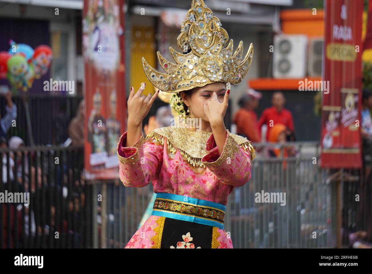 Tari bedana hi-res stock photography and images - Alamy