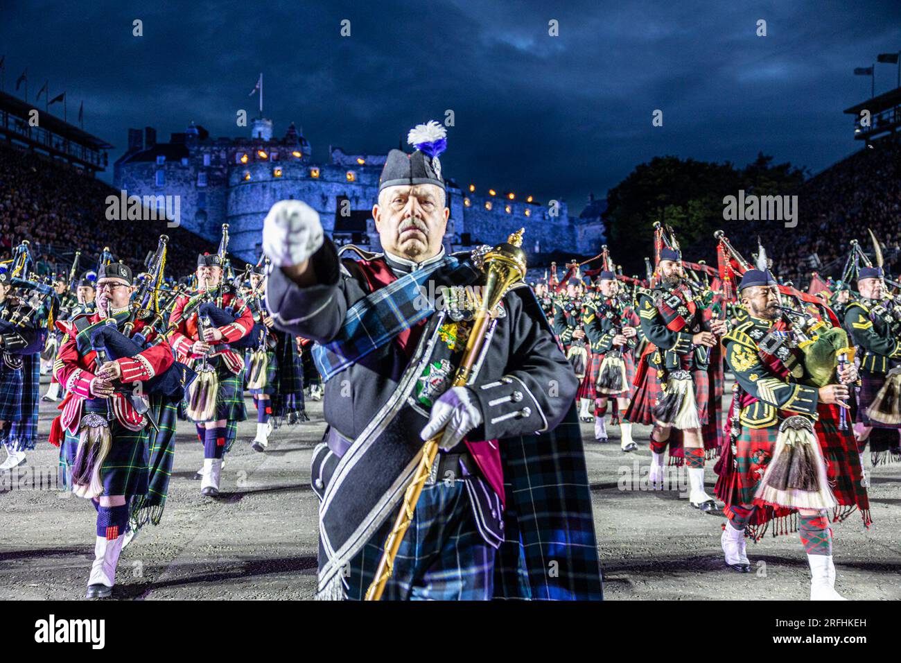 Central scotland pipes and drums hi-res stock photography and images ...
