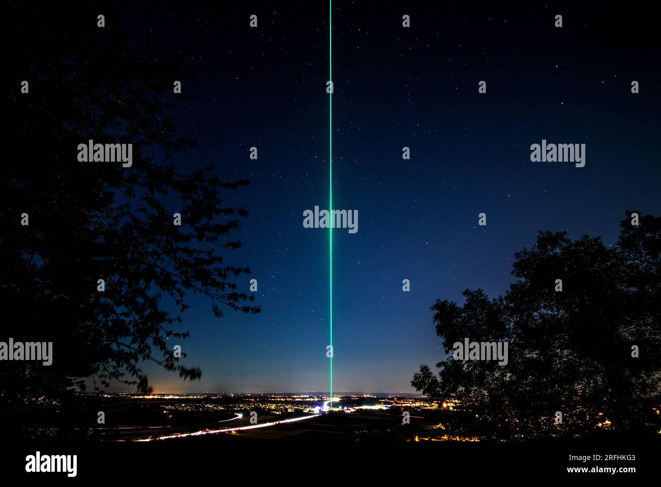 Lasers in the sky hi-res stock photography and images - Alamy