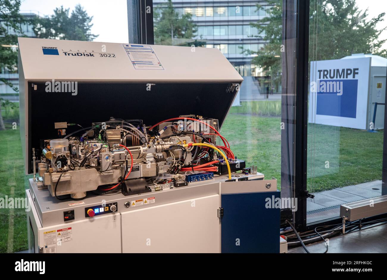 Reference laser hi-res stock photography and images - Alamy