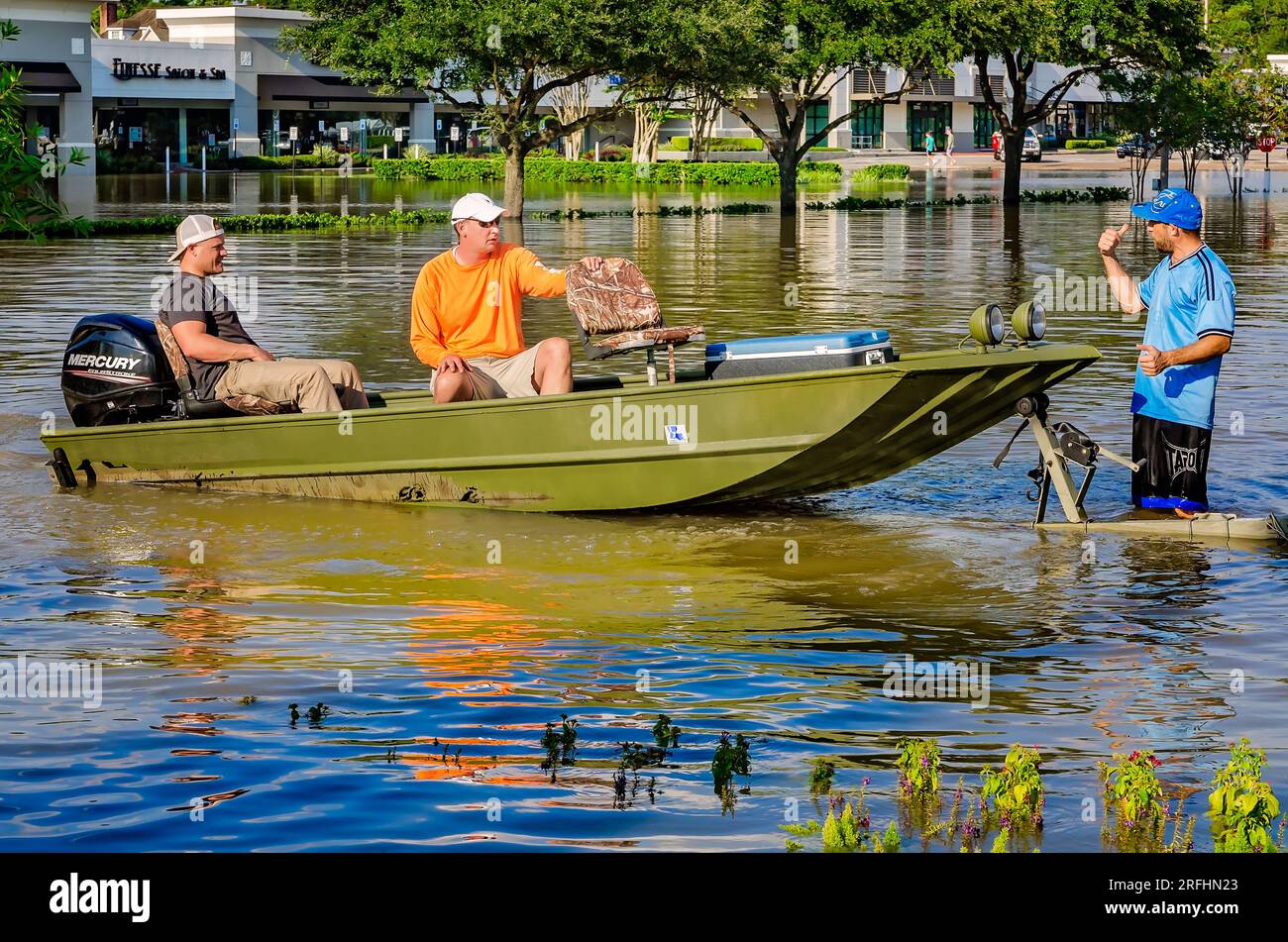 Flood rescue usa volunteers hi-res stock photography and images - Alamy