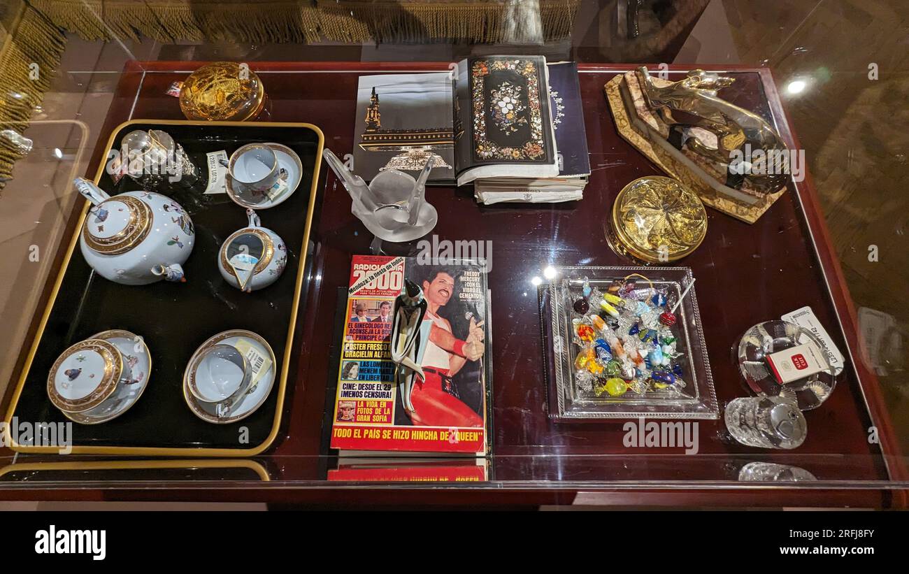 London tea auction hi-res stock photography and images - Alamy