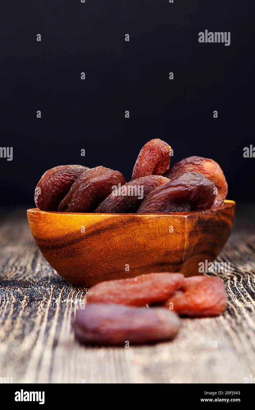 dried apricots made from natural apricots, dried apricots of dark color ...