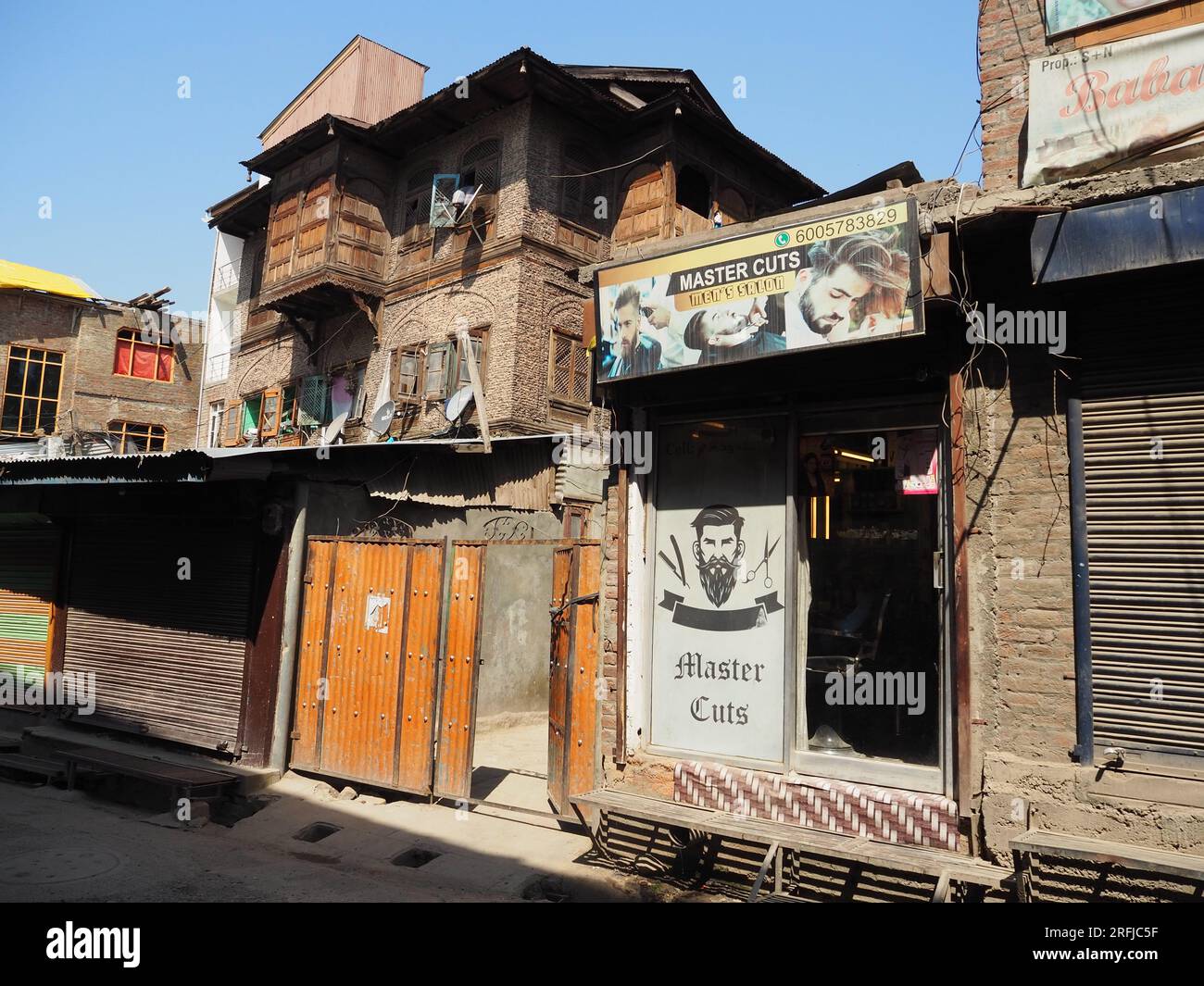 Old town srinagar hi-res stock photography and images - Alamy