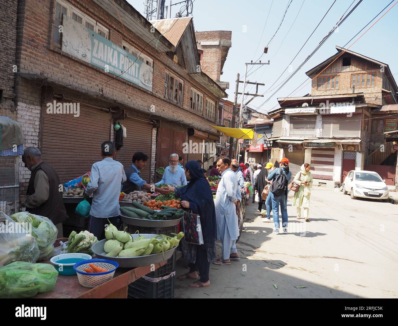 Srinagar old town Stock Photo - Alamy