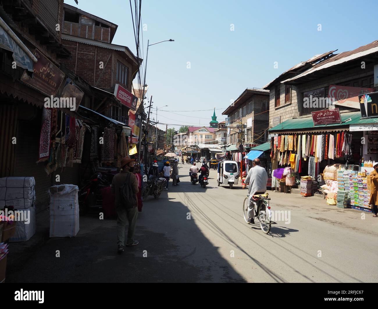 Old town srinagar hi-res stock photography and images - Alamy