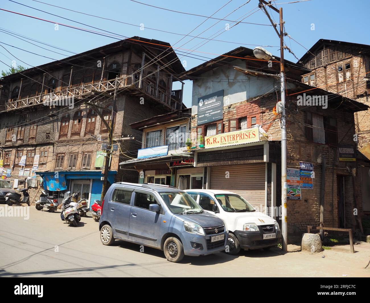 Old town srinagar hi-res stock photography and images - Alamy