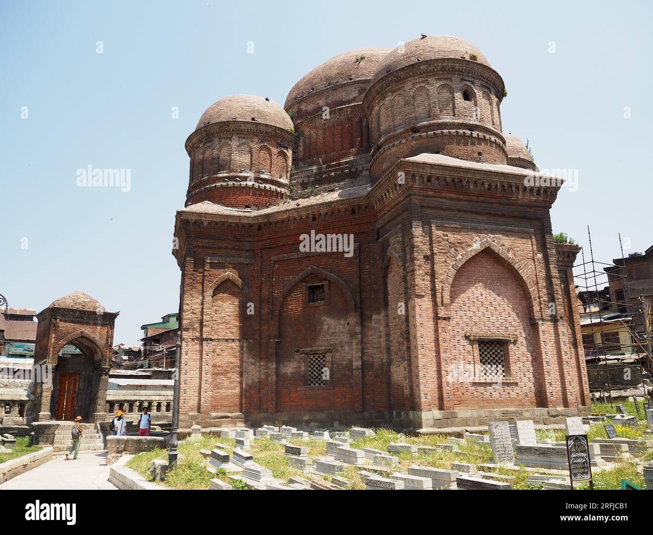 Tomb of Zain-ul-Abidin's Mother Budshah, Srinagar, Kashmir, India Stock ...