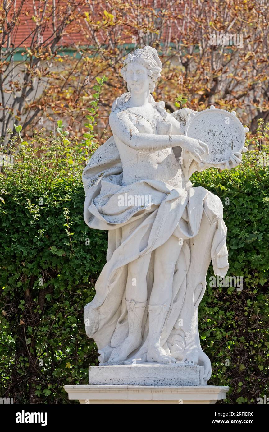 Stone statue in Belvedere gardens in Wien, Austria Stock Photo - Alamy