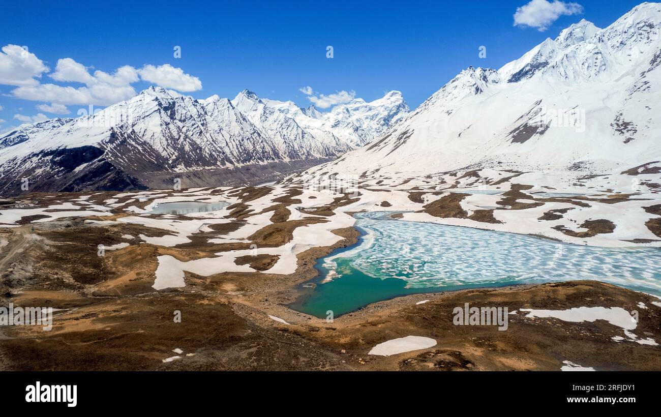 Pensi La also known as Penzi La, mountain pass 4,400 m. between Suru ...