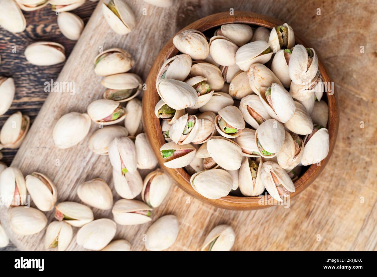 salted and roasted pistachio nuts, roasted pistachios in salt to ...