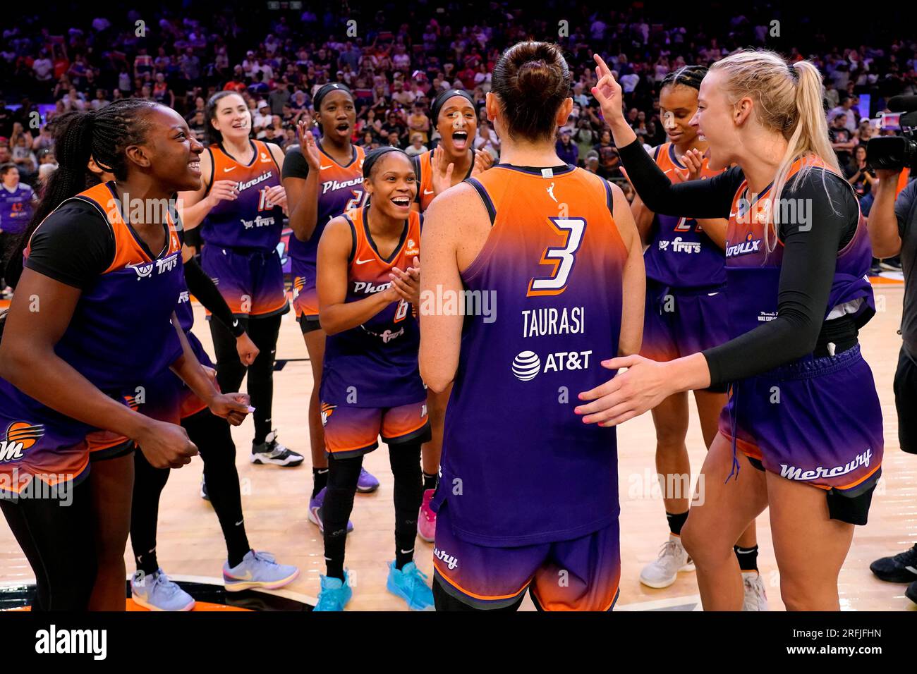 Phoenix Mercury guard Diana Taurasi (3) celebrates with teammates after ...