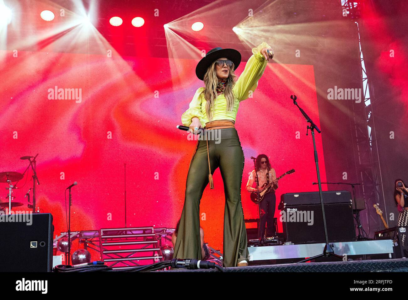 Lainey Wilson performs on day one of the Lollapalooza Music Festival on ...