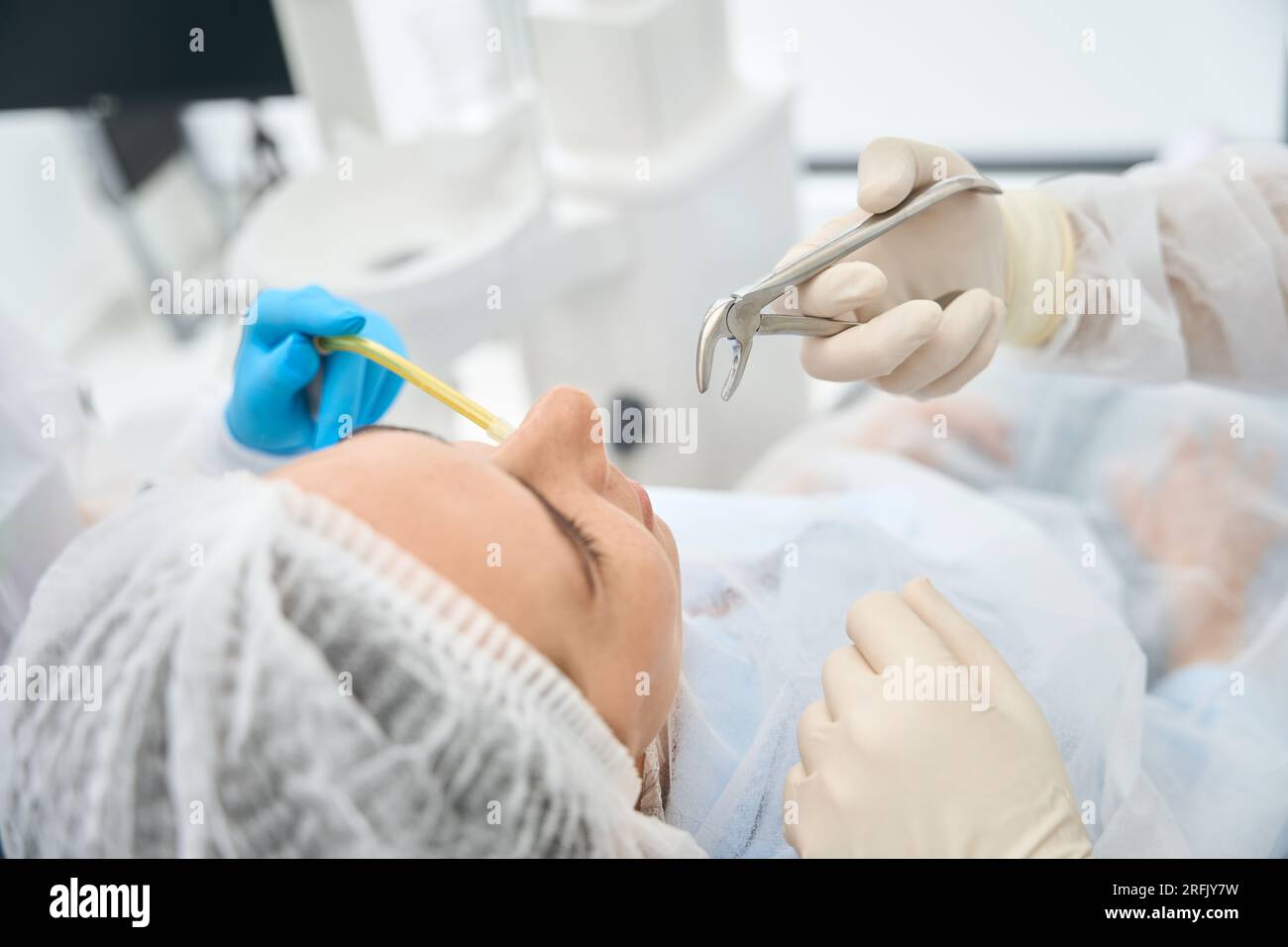 Dental extraction forceps used hi-res stock photography and images - Alamy