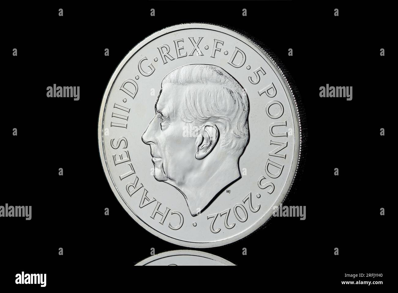 Memorial £5 coin to commemmorate the life of Queen Elizabeth II and ...