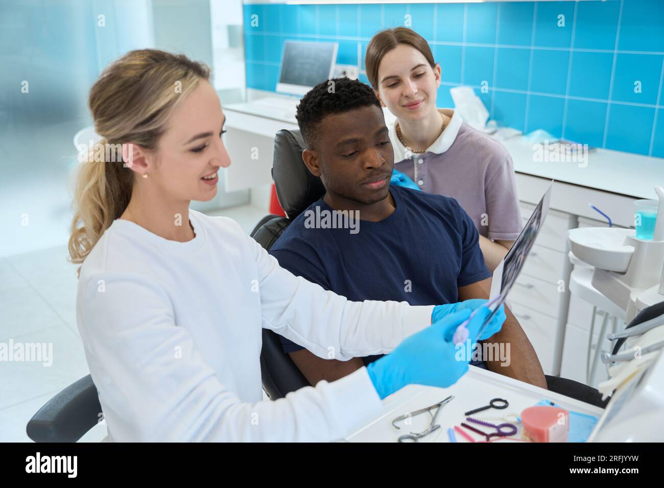 Radiology african american hi-res stock photography and images - Alamy