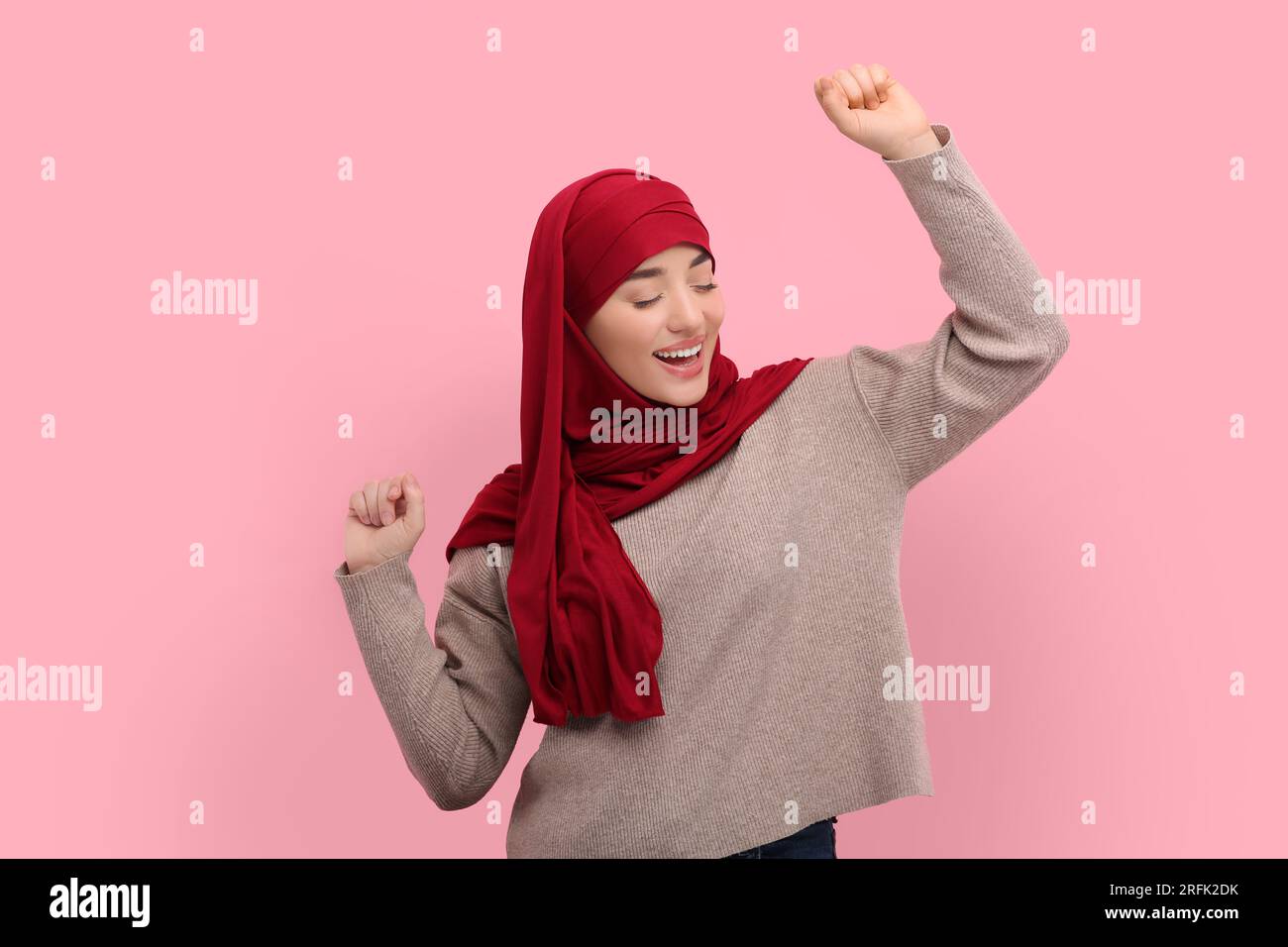 Islamic woman dancing hi-res stock photography and images - Alamy