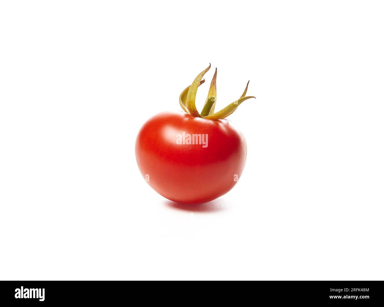 Tomato isolated on white background. Fresh red tomato Stock Photo - Alamy