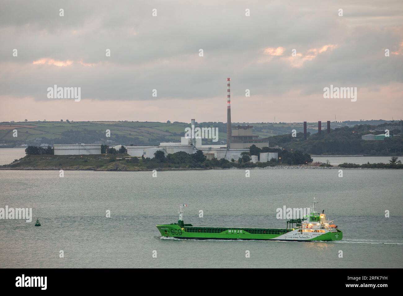 Misje bulk boat hi-res stock photography and images - Alamy
