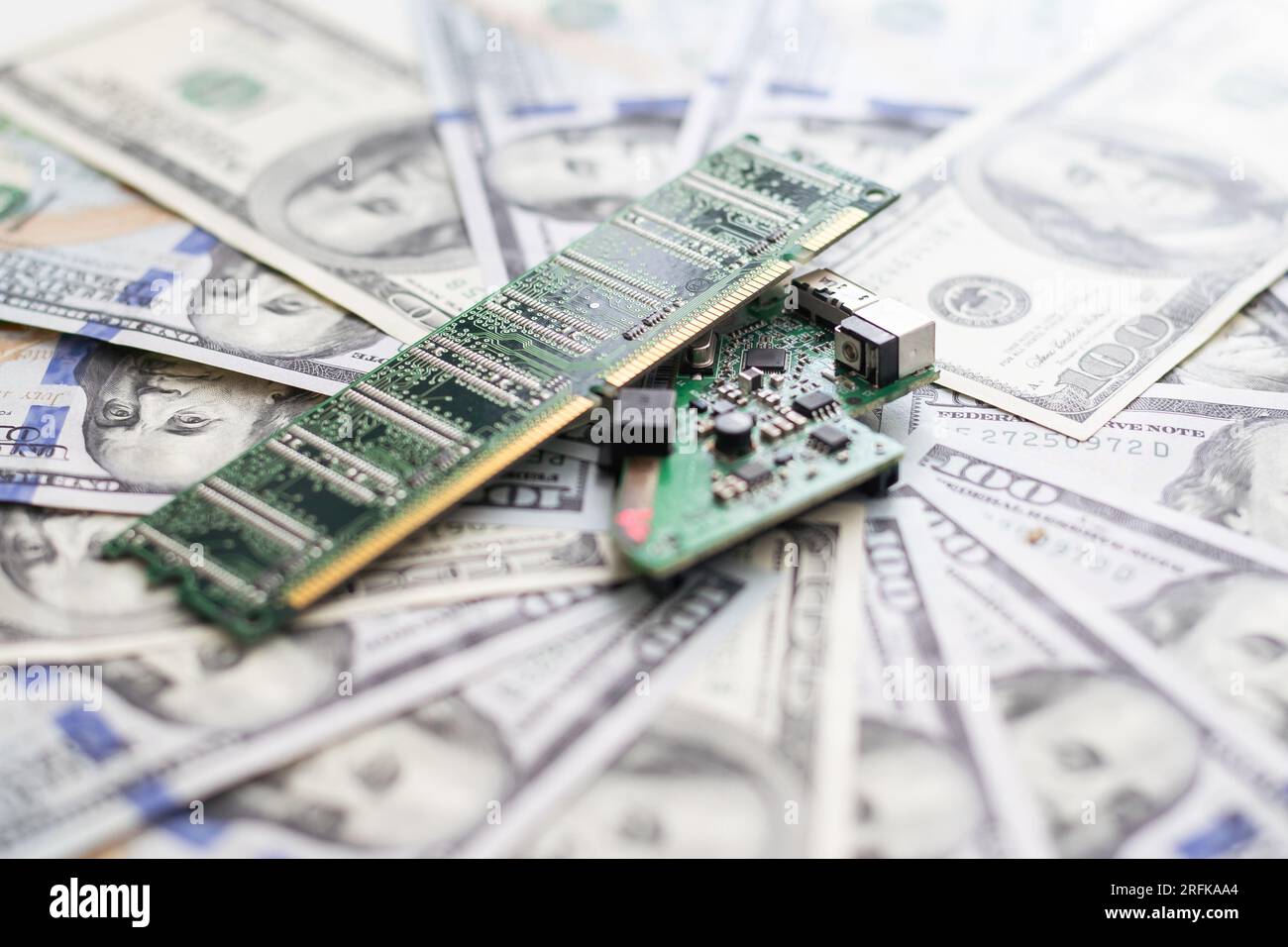 100 dollar bills with chips hi-res stock photography and images - Alamy