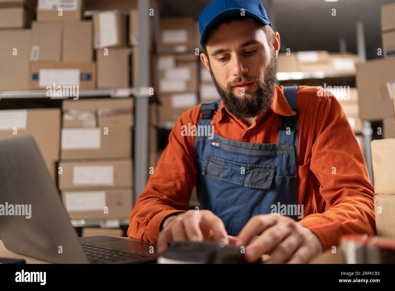 Logistical distribution center hi-res stock photography and images - Alamy