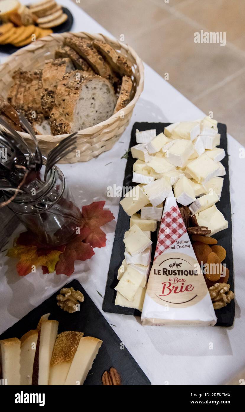 Rustique food hi-res stock photography and images - Alamy