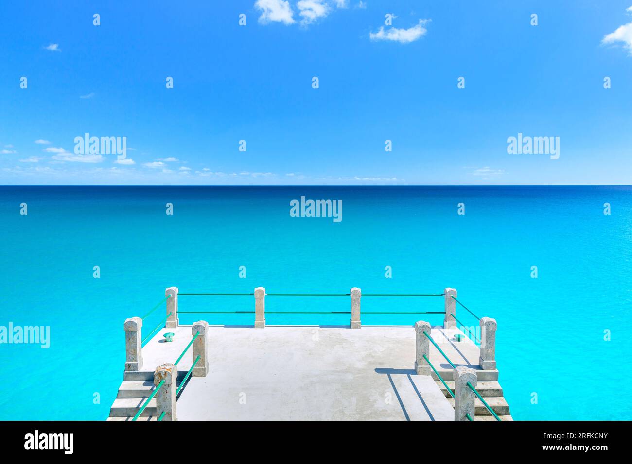 Horisontal view hi-res stock photography and images - Alamy