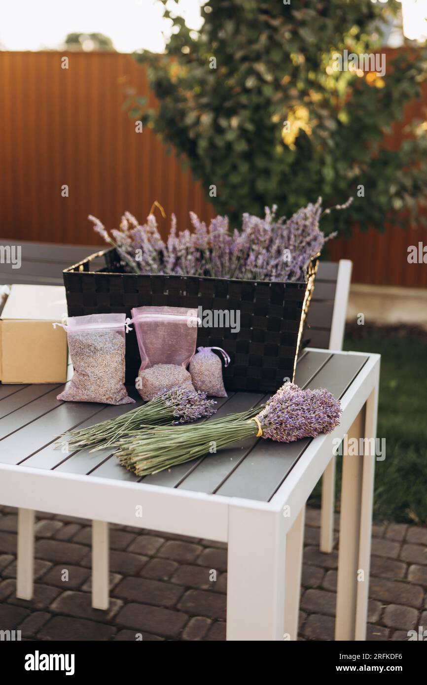 Handcrafted bouquets hi-res stock photography and images - Alamy