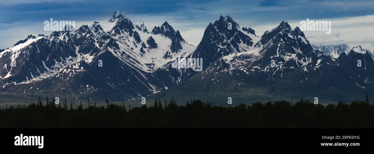 Mountain hike in denali range hi-res stock photography and images - Alamy