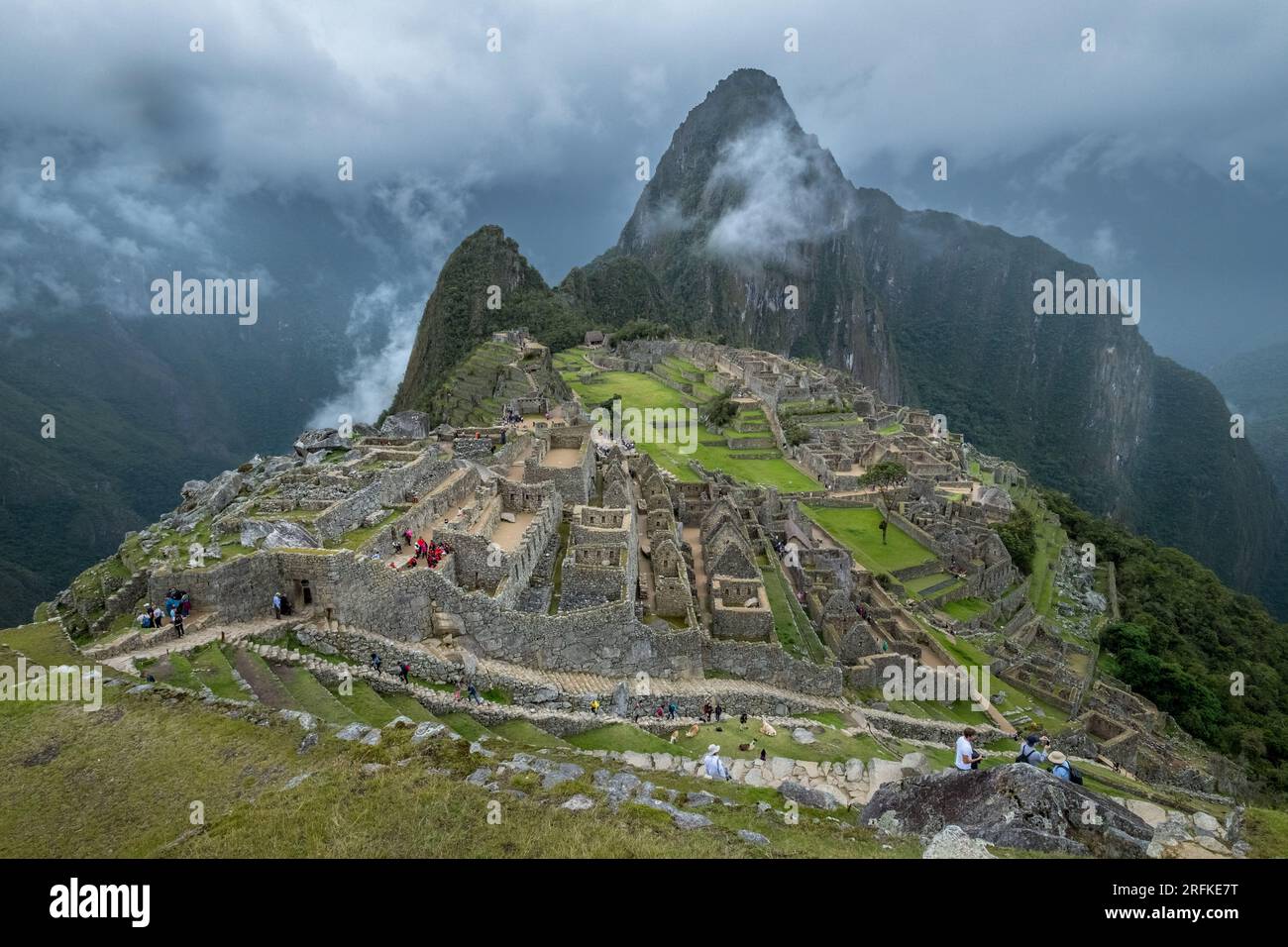 Machu picchu sunrise people hi-res stock photography and images - Alamy