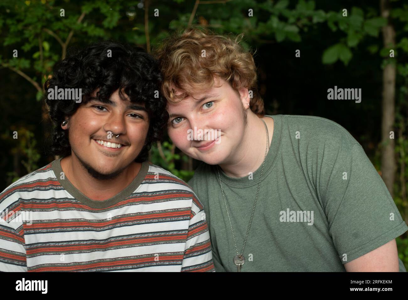 Teen lovers hi-res stock photography and images - Alamy