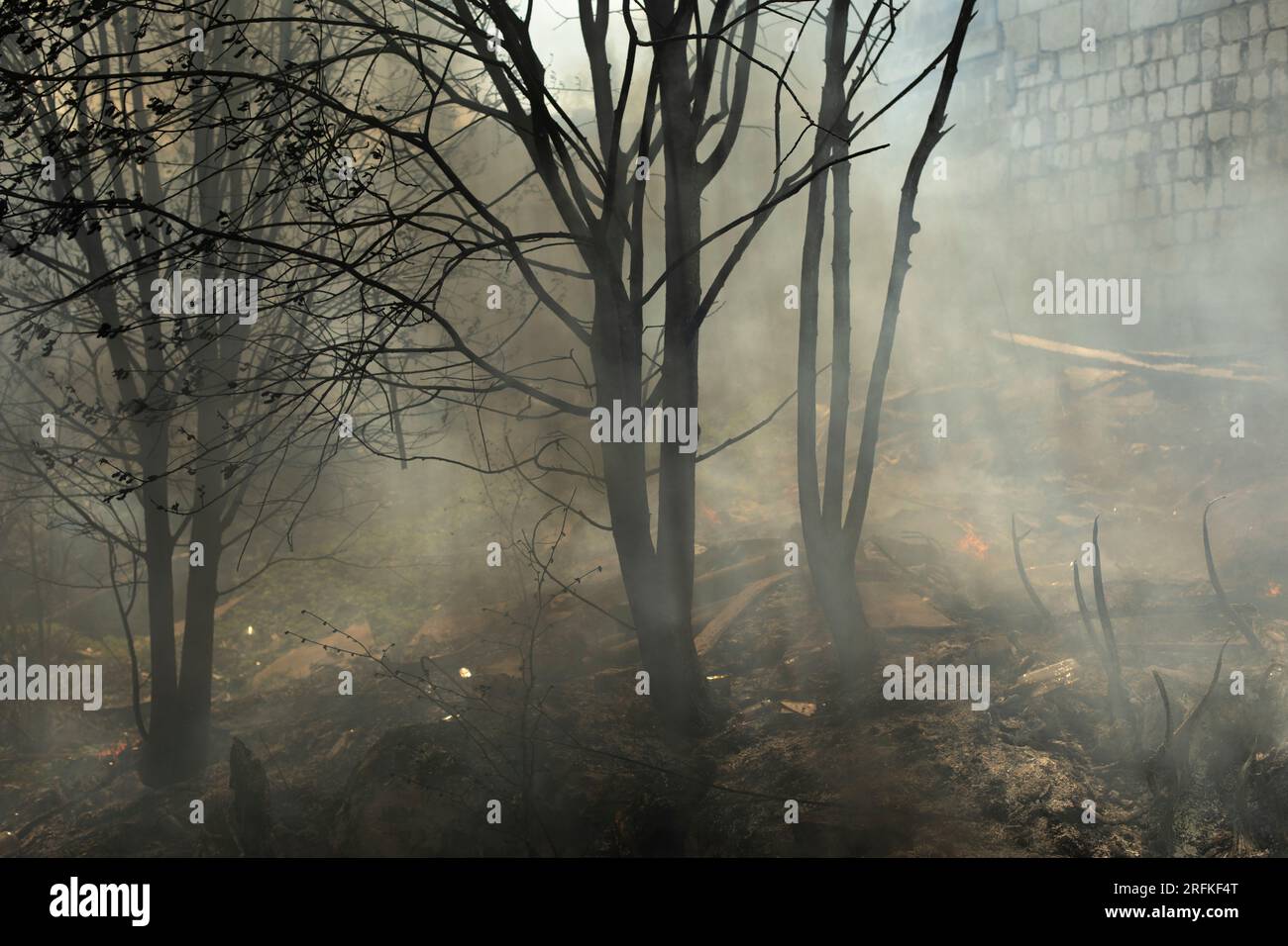 Landfill fire smoke air pollution hi-res stock photography and images ...