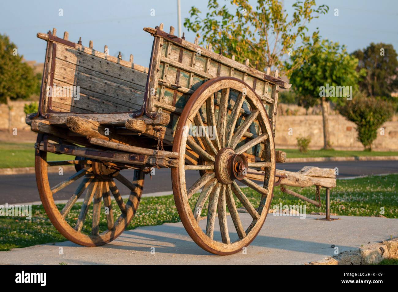Old spanish "Castilian" cart that was used for agricultural work ...