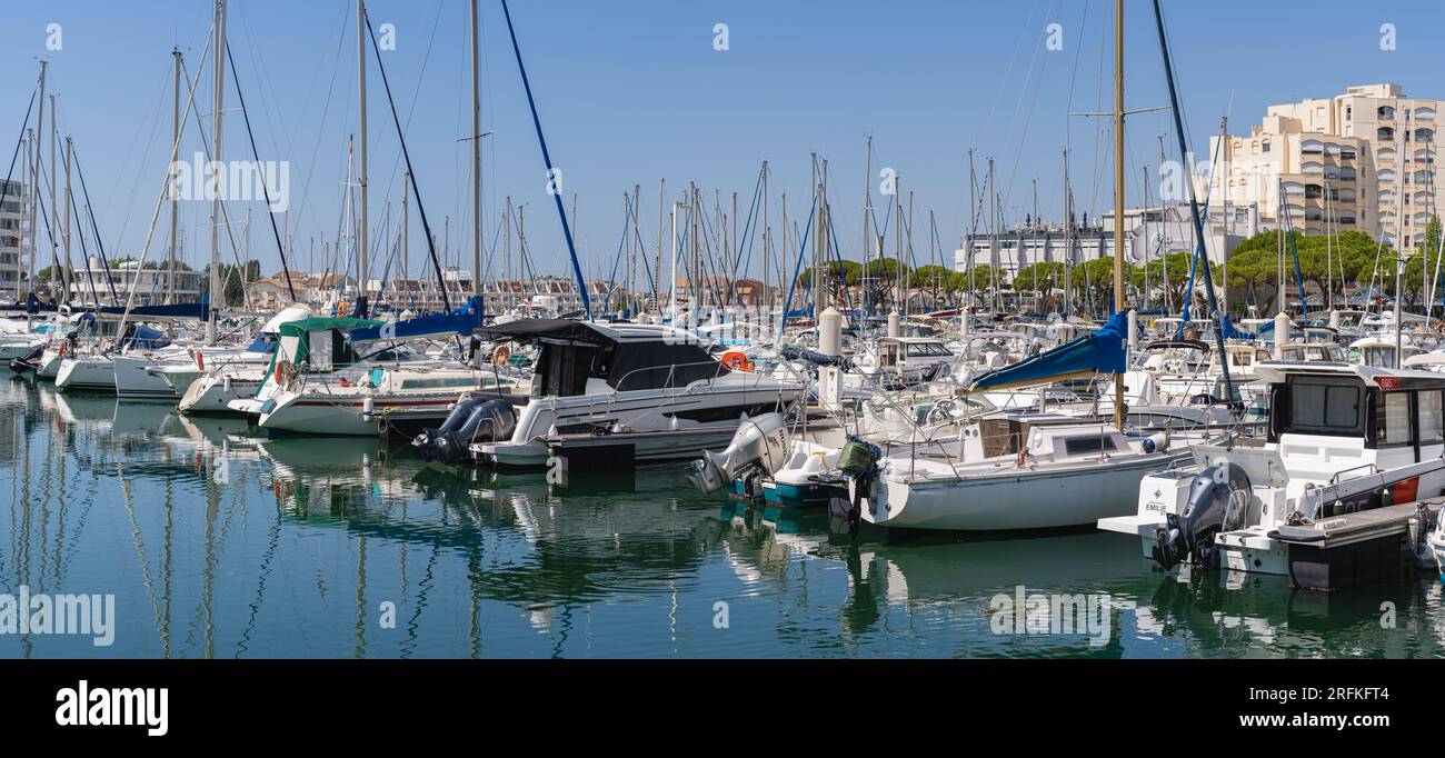 Marina plage hi-res stock photography and images - Alamy