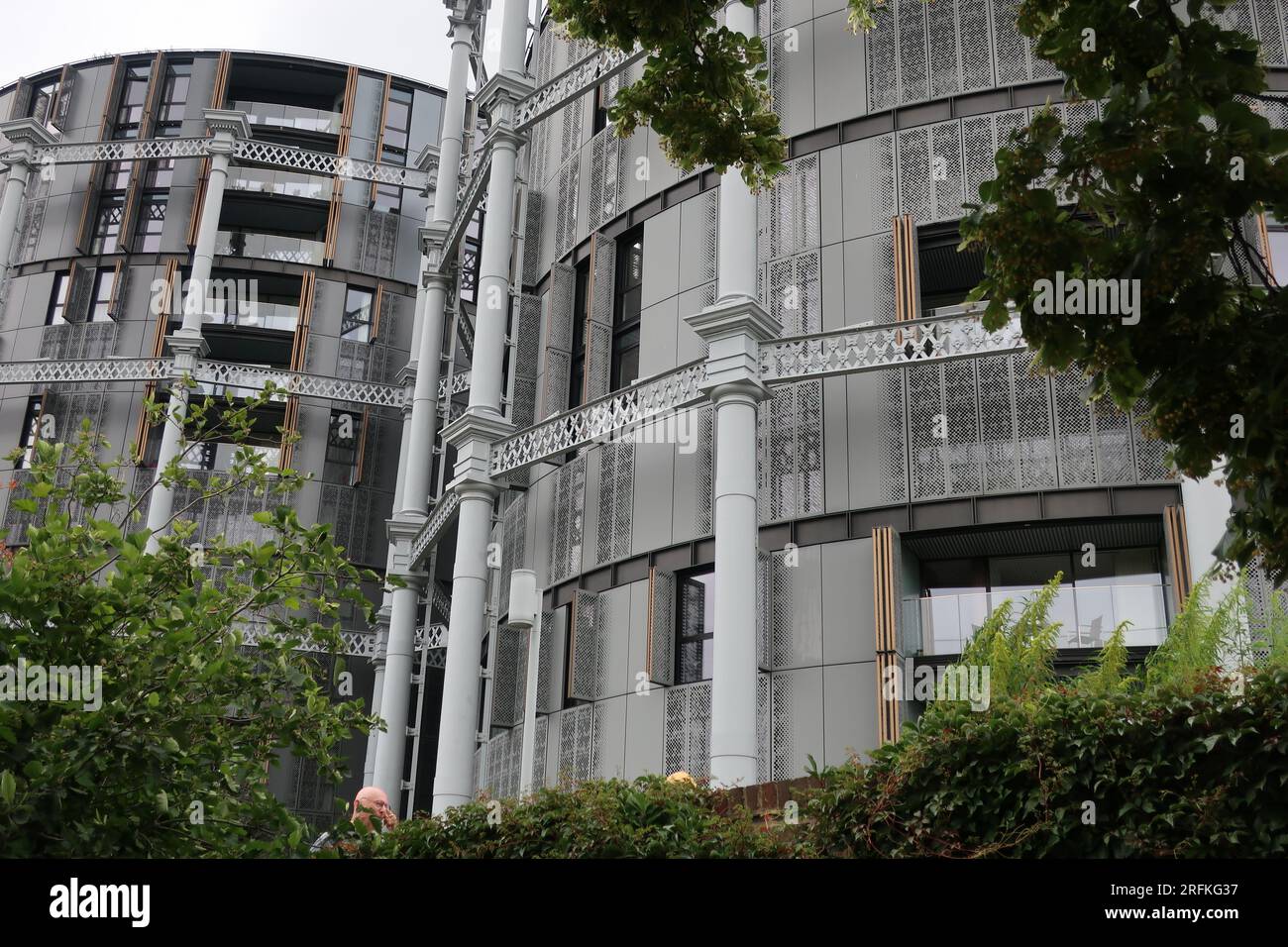 Innovative architecture & high-rise living in inner-city London: a ...