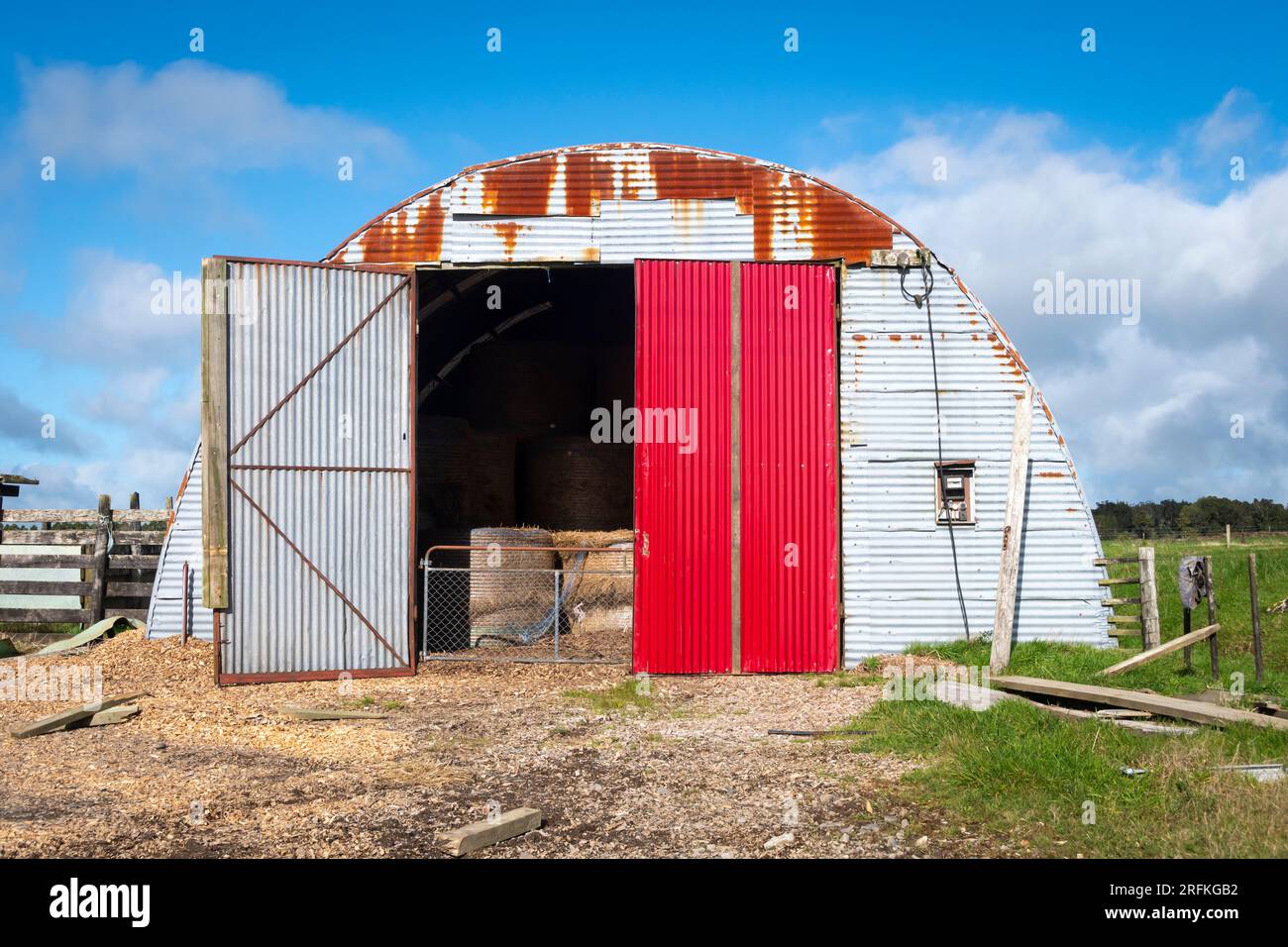 Round roof barn hi-res stock photography and images - Alamy