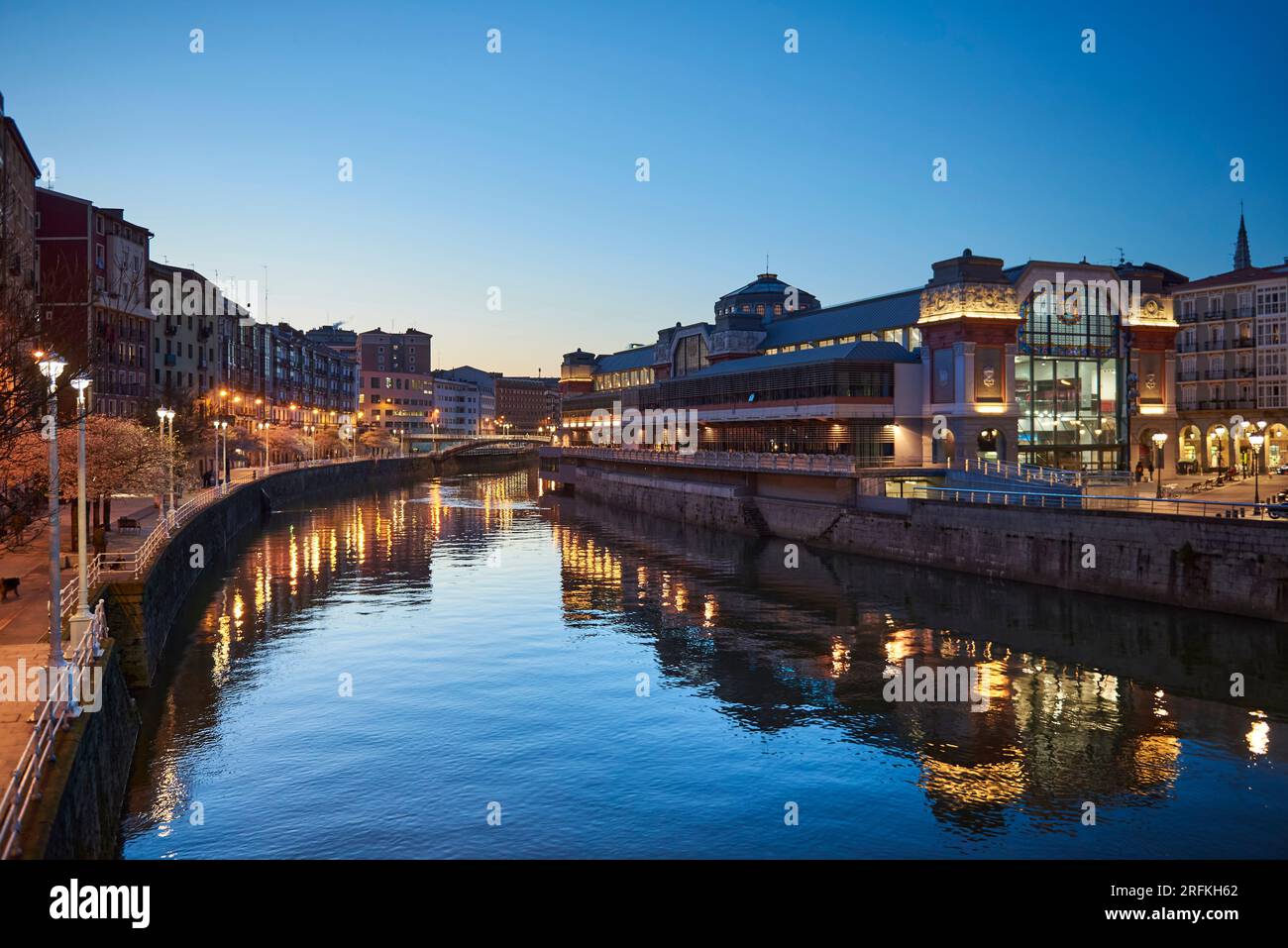 Night view waterfront nervion hi-res stock photography and images - Alamy