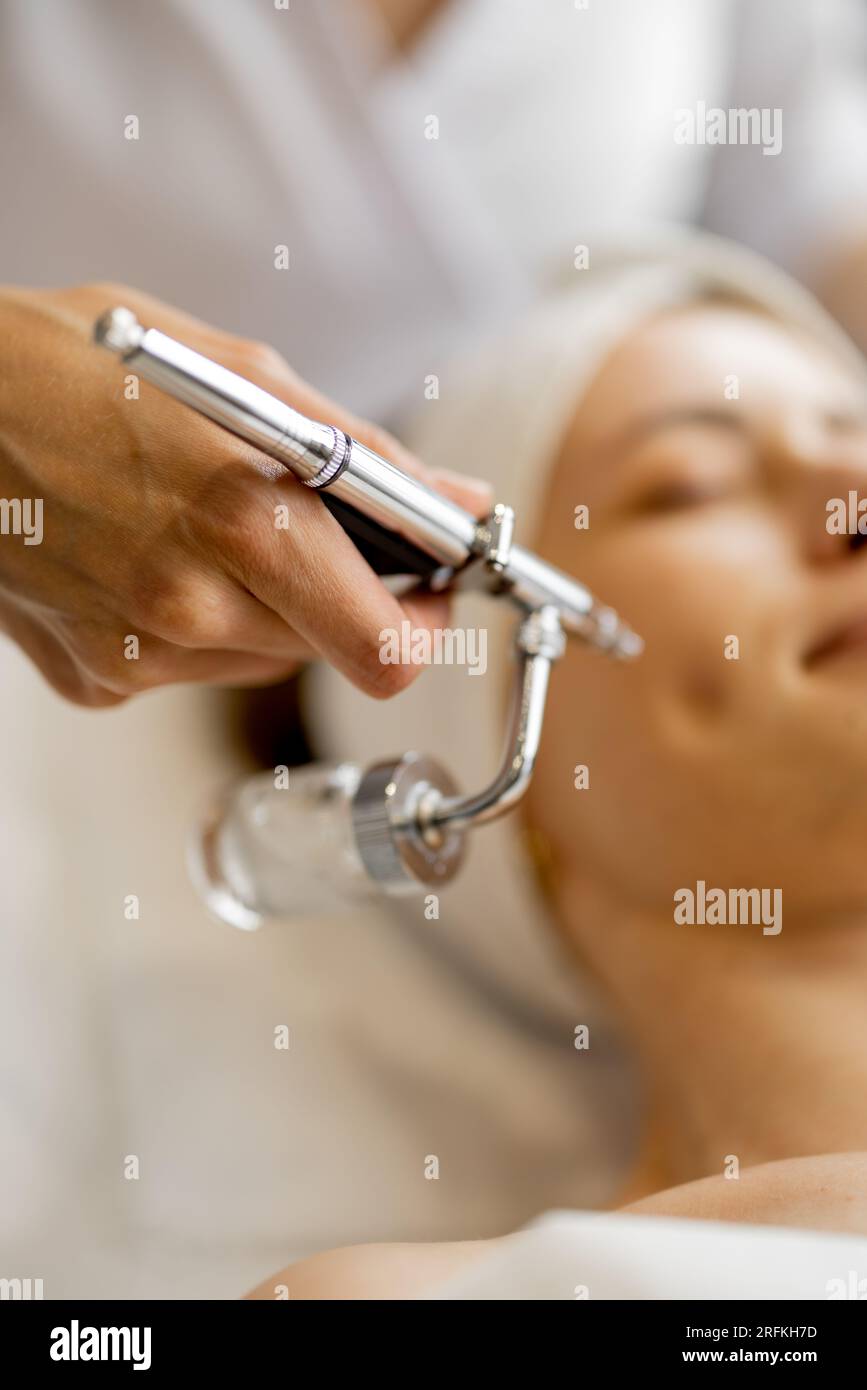 Woman receiving oxygen mesotherapy hi-res stock photography and images - Alamy
