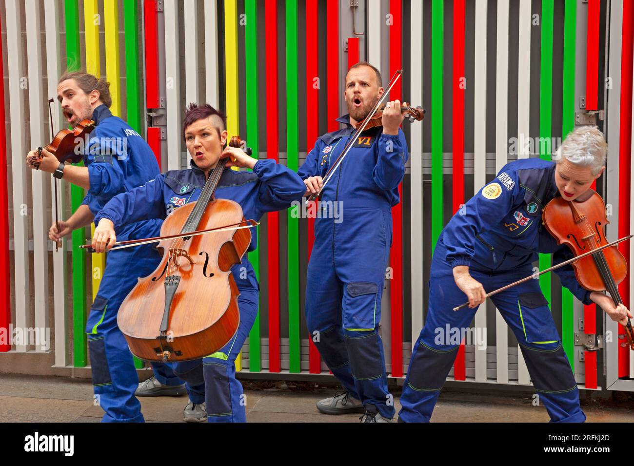 Chuckie Pend, colourful staircase, Edinburgh, Scotland, UK. 4 August 2023. String quartet ...
